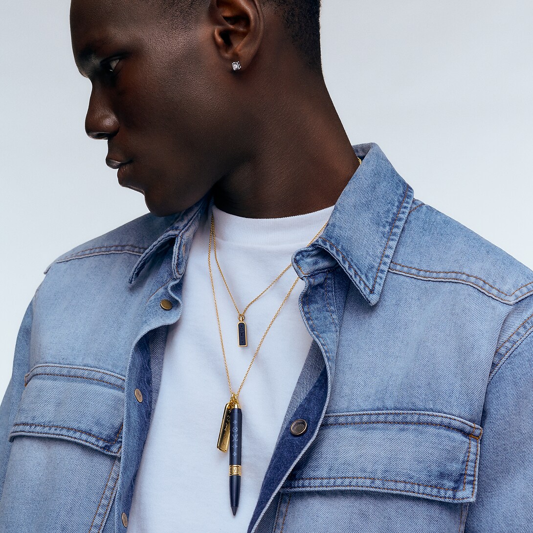 Les Gastons Vuitton Large Tag Pendant, Yellow Gold - Luxury Gold | LOUIS VUITTON